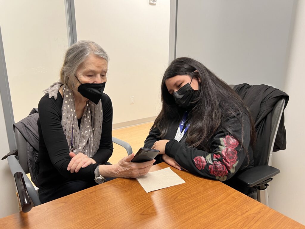 ‘Tech Pals’ Overcome Vision Problems, Age Differences, and Smartphone ...